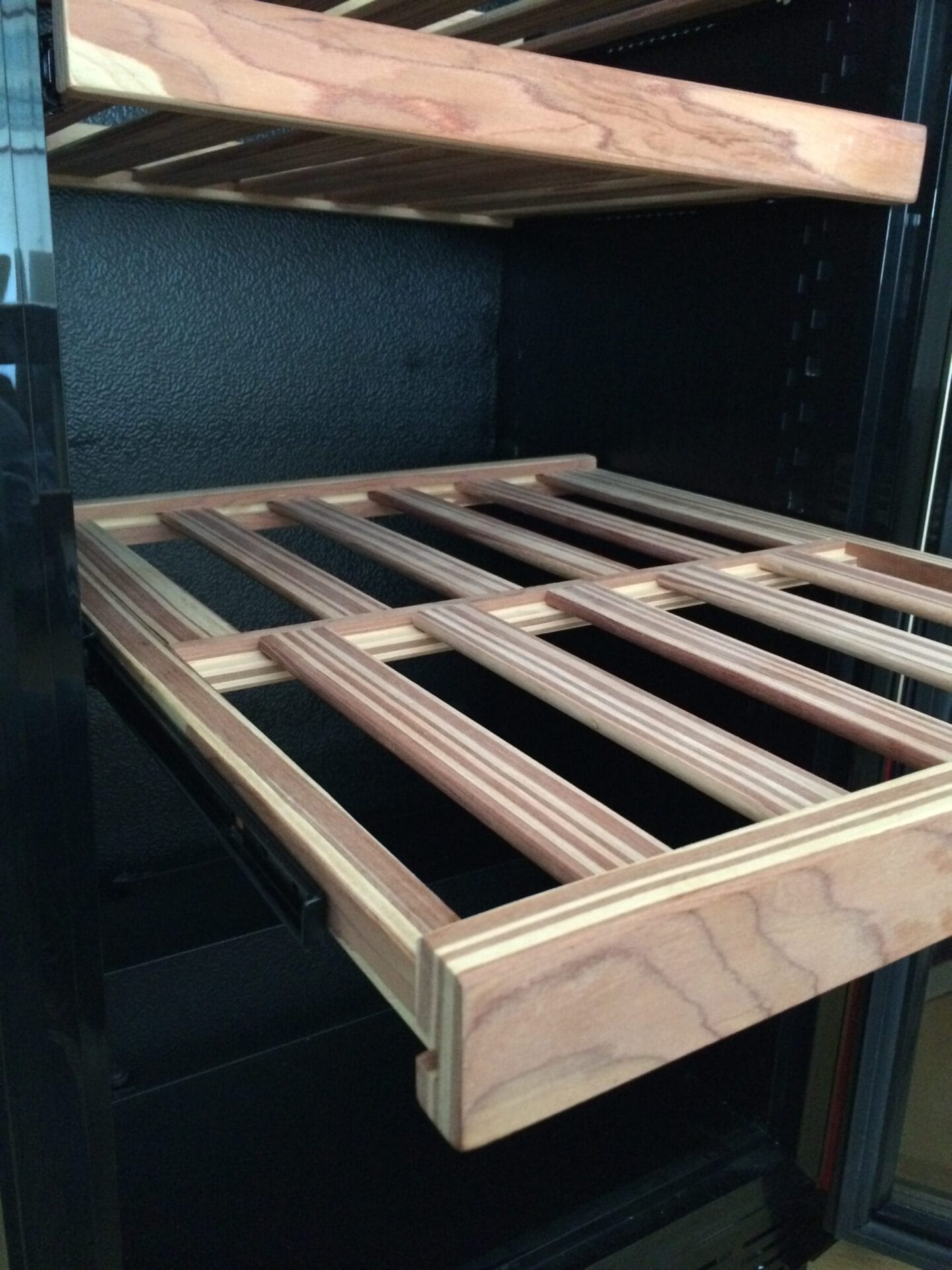 Extendable shelf for deep climate chambers | CoolVaria